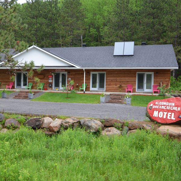 Algonquin Accommodations – Algonquin Dream Catcher Motel | Bike Cottage ...
